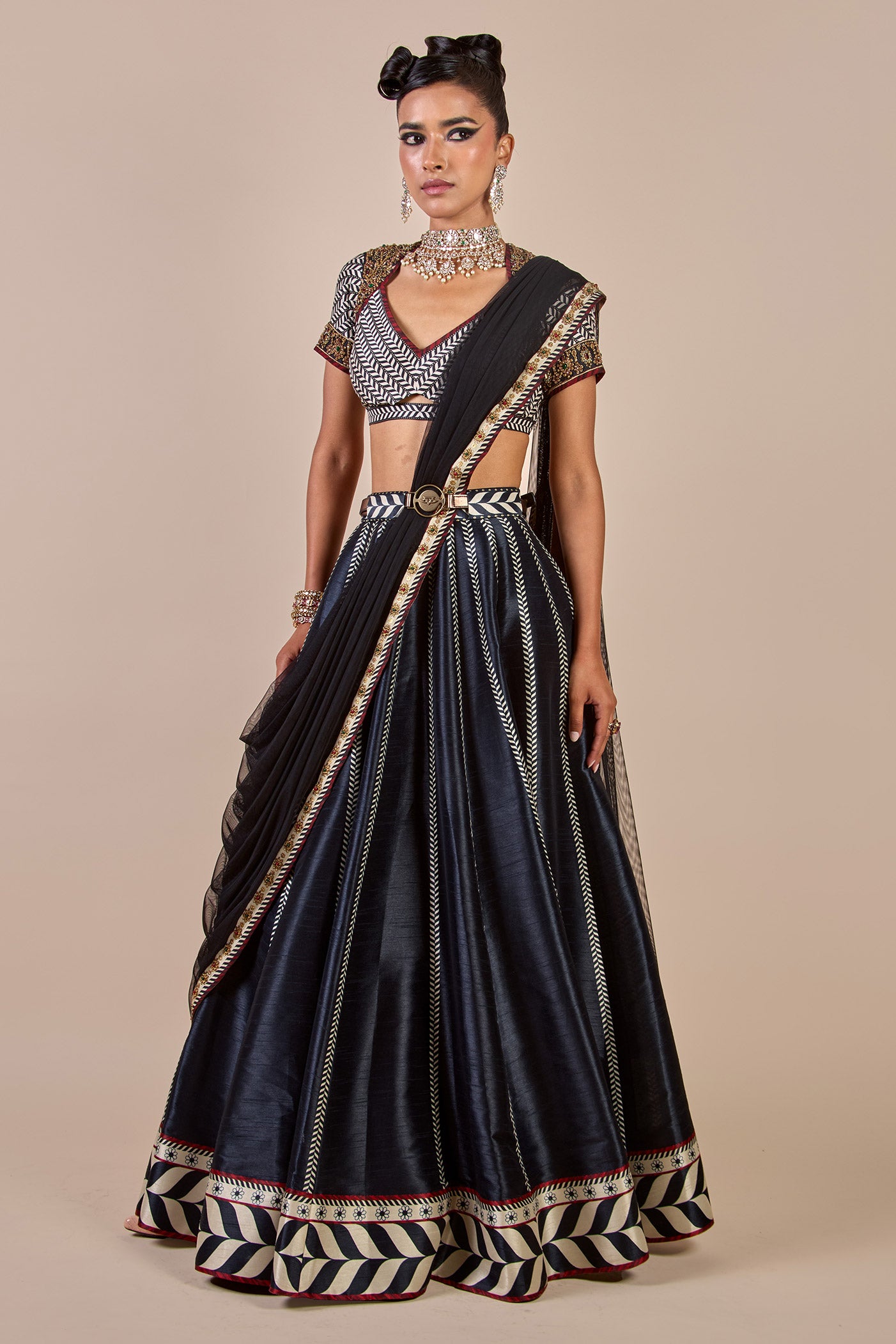 Rich Black Stole | CHHĒ